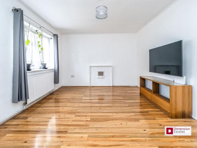 4 bedroom terraced house to rent