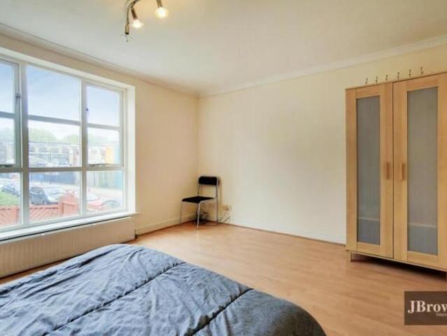 4 bedroom terraced house to rent