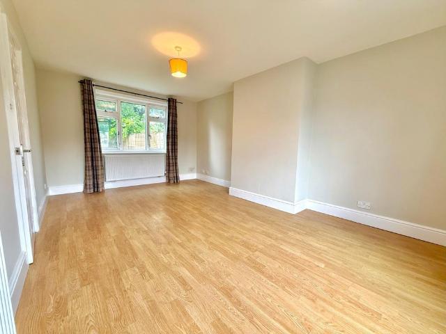 4 bedroom terraced house to rent