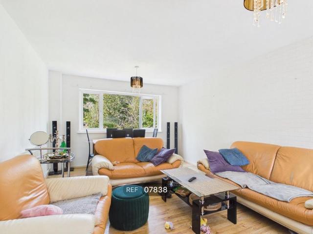 4 bedroom terraced house to rent