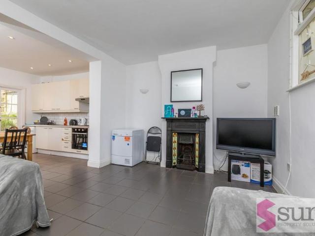 4 bedroom terraced house to rent