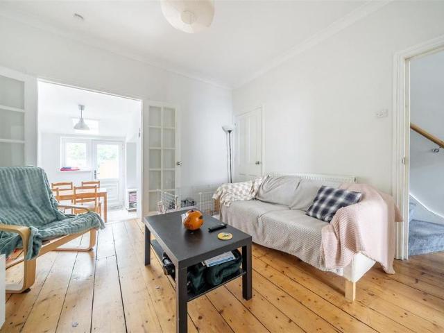 4 bedroom terraced house to rent