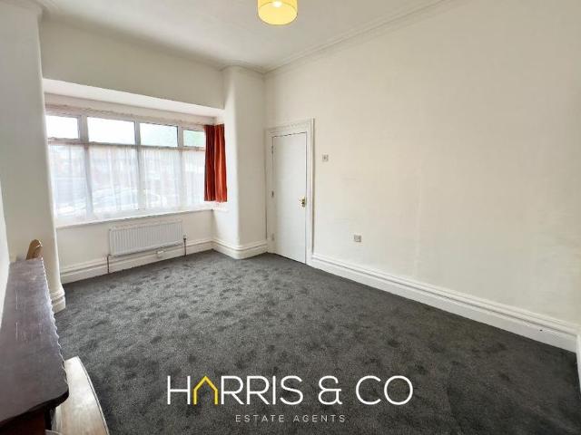 4 bedroom terraced house to rent