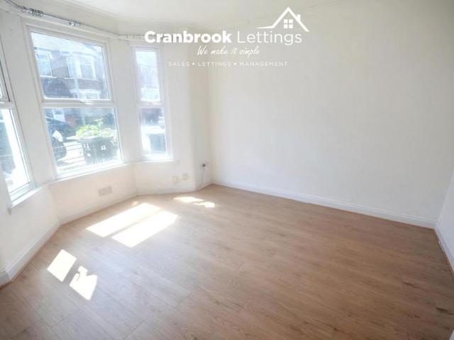 4 bedroom terraced house to rent