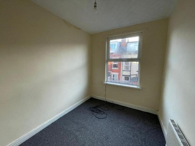 4 bedroom terraced house to rent