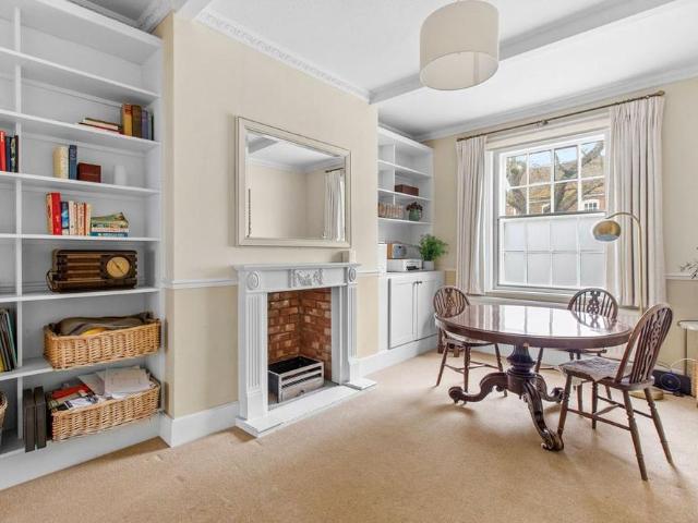 4 bedroom terraced house to rent