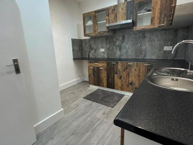 4 bedroom terraced house to rent