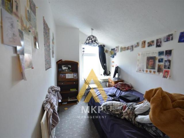 4 bedroom terraced house to rent