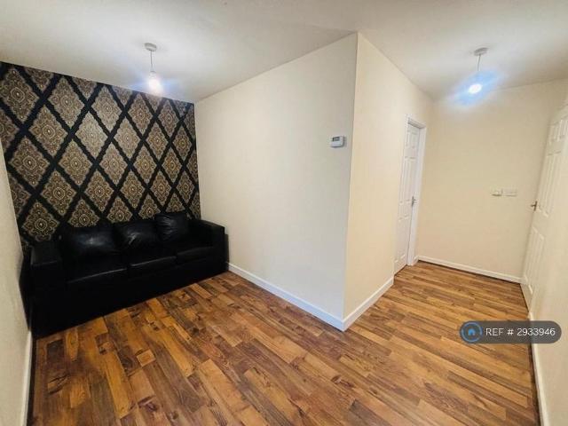 4 bedroom terraced house to rent
