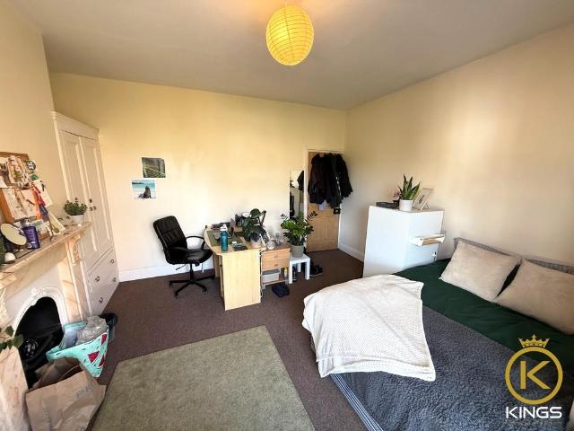 4 bedroom terraced house to rent