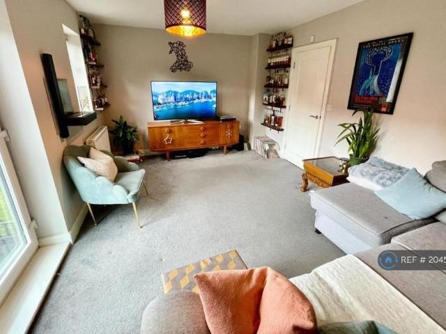 4 bedroom terraced house to rent