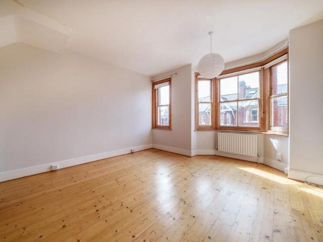 4 bedroom terraced house to rent