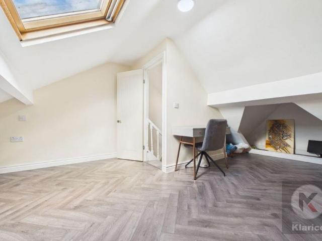 4 bedroom terraced house to rent