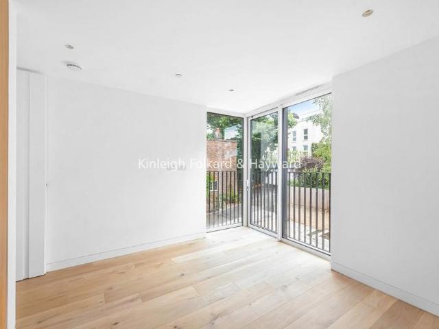 4 bedroom terraced house to rent