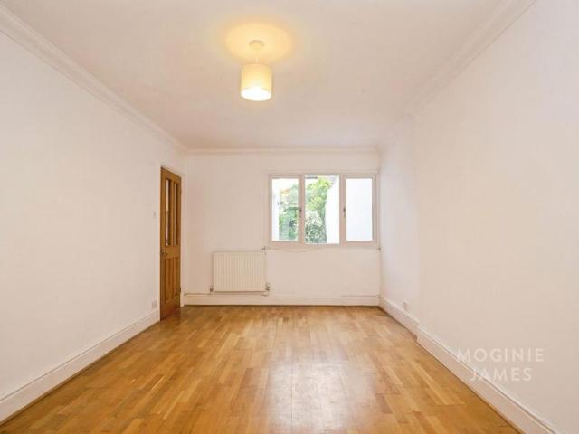 4 bedroom terraced house to rent