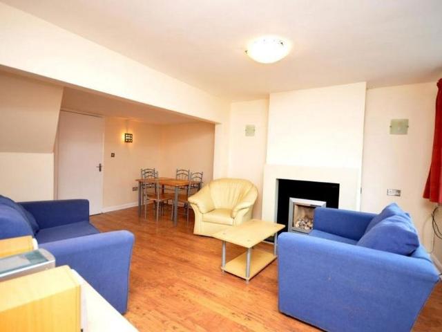 4 bedroom terraced house to rent