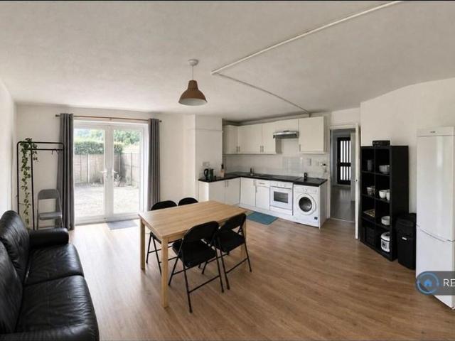 4 bedroom terraced house to rent