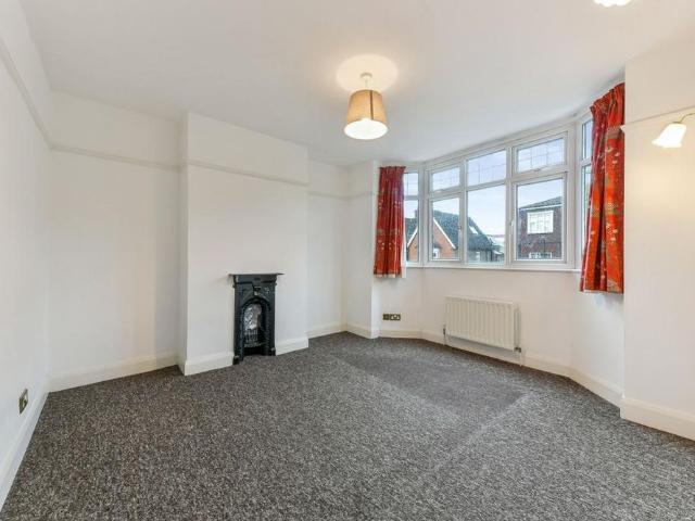 4 bedroom terraced house to rent