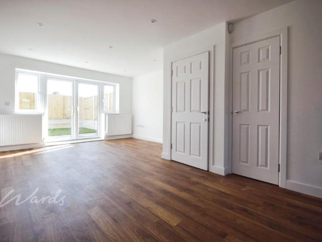 4 bedroom terraced house to rent