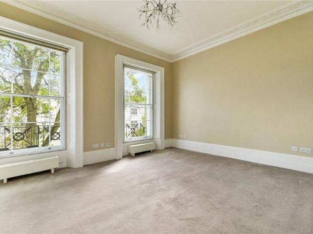 4 bedroom terraced house to rent