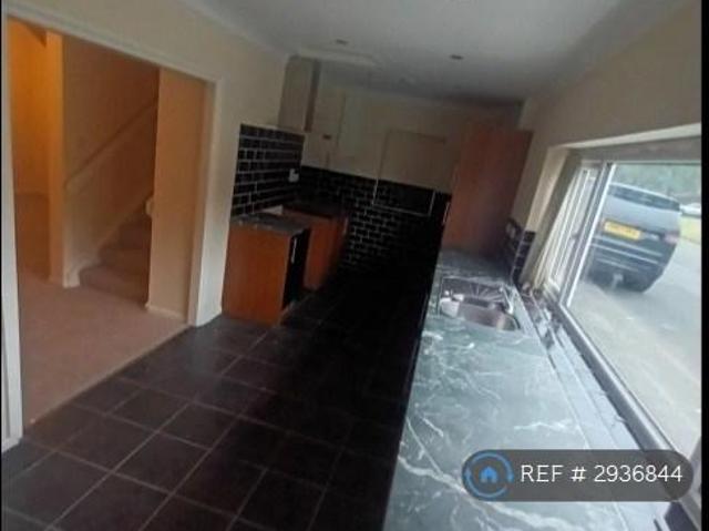 4 bedroom terraced house to rent