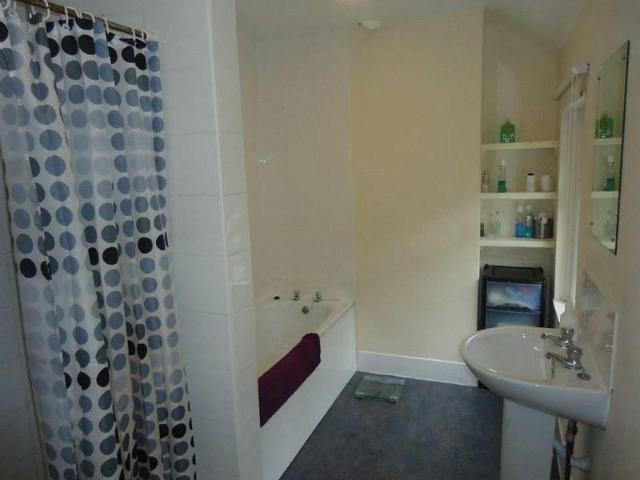 4 bedroom terraced house to rent
