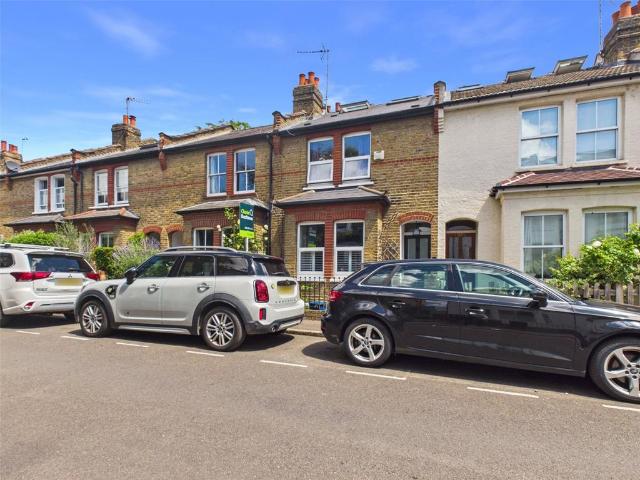 4 bedroom terraced house to rent