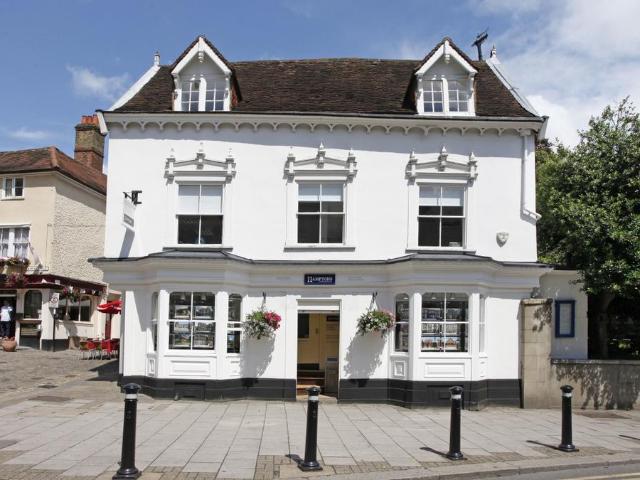 4 bedroom terraced house to rent