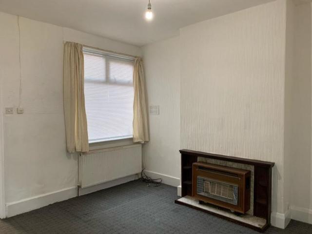 4 bedroom terraced house to rent