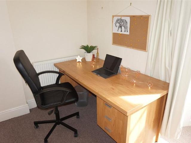 4 bedroom terraced house to rent