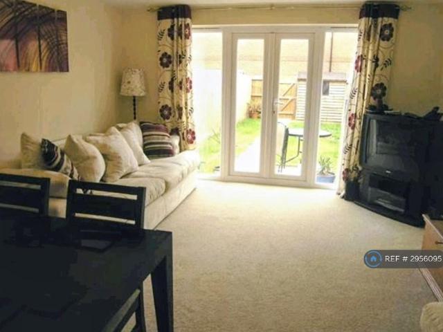 4 bedroom terraced house to rent