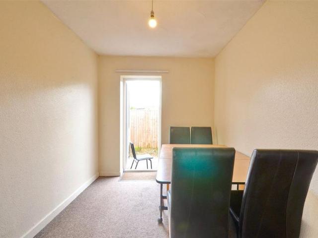 4 bedroom terraced house to rent