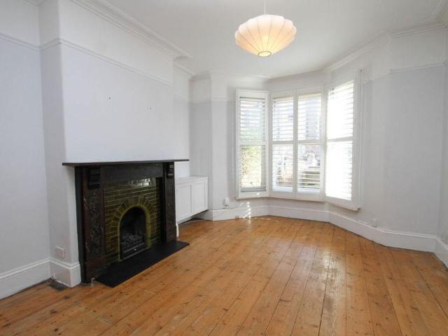 4 bedroom terraced house to rent