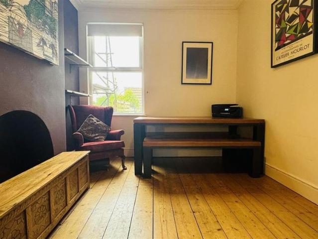 4 bedroom terraced house to rent