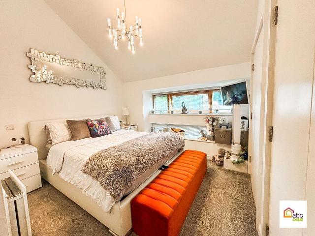 4 bedroom terraced house to rent