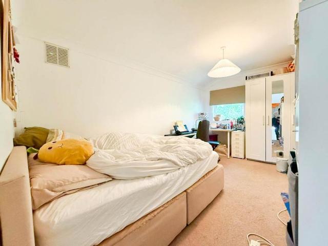 4 bedroom terraced house to rent