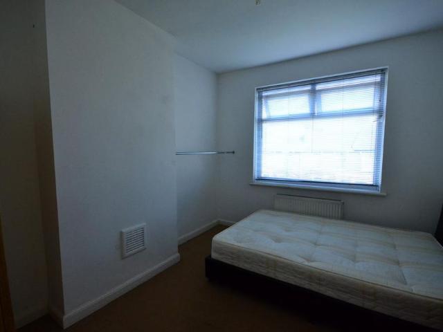 4 bedroom terraced house to rent