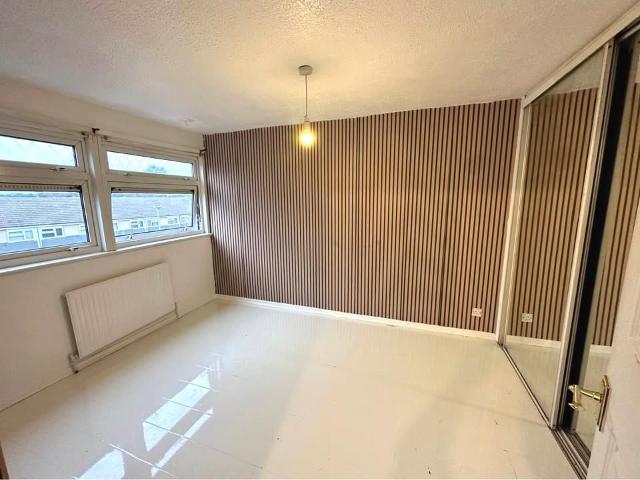 4 bedroom terraced house to rent