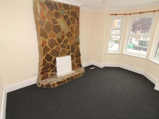 4 bedroom terraced house to rent