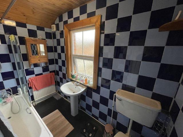 4 bedroom terraced house to rent