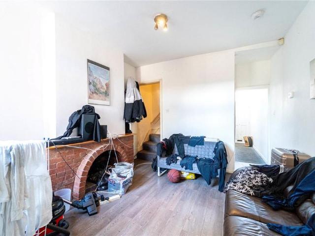 4 bedroom terraced house to rent