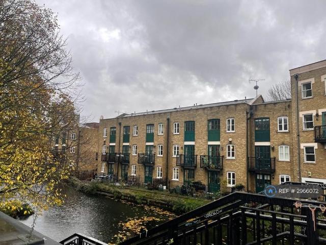 4 bedroom terraced house to rent