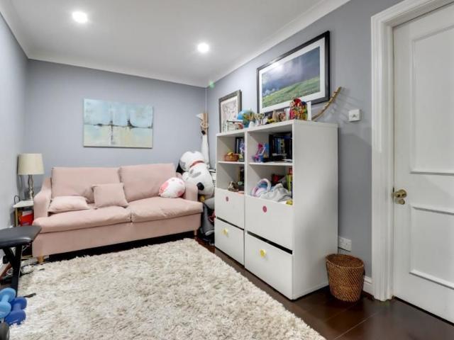 4 bedroom terraced house to rent