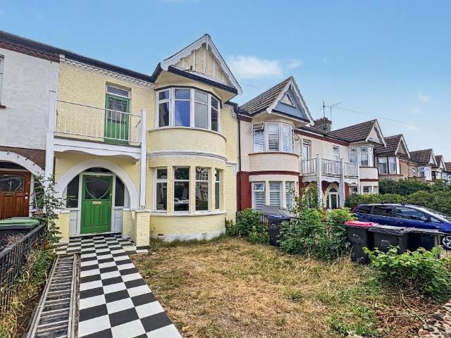 4 bedroom terraced house to rent