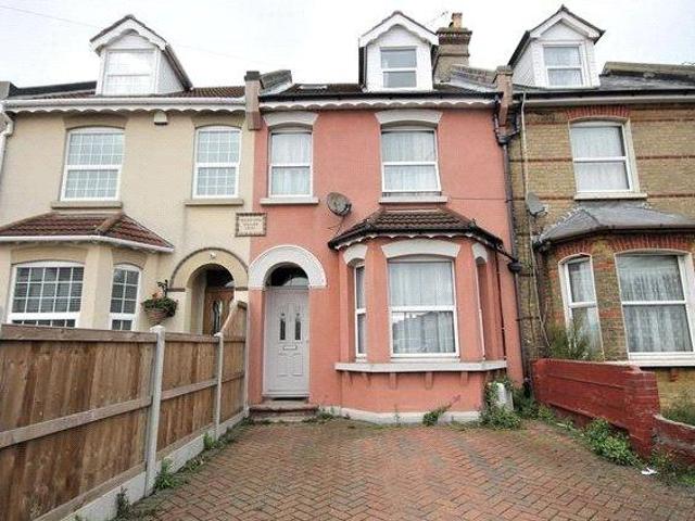 4 bedroom terraced house to rent
