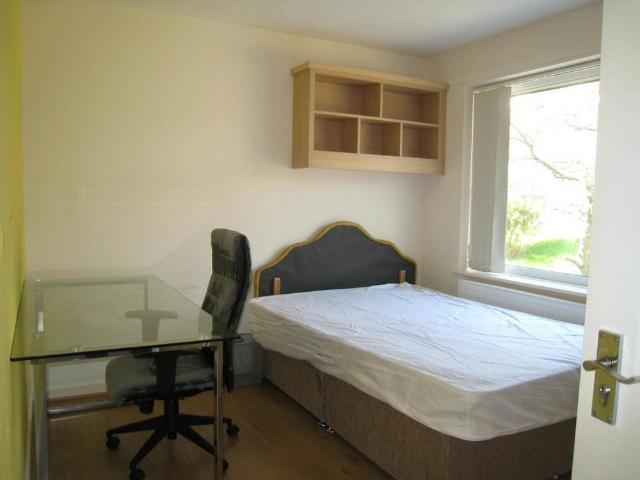 4 bedroom terraced house to rent