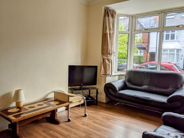 4 bedroom terraced house to rent