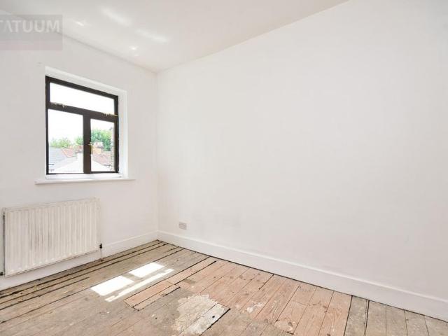 4 bedroom terraced house to rent
