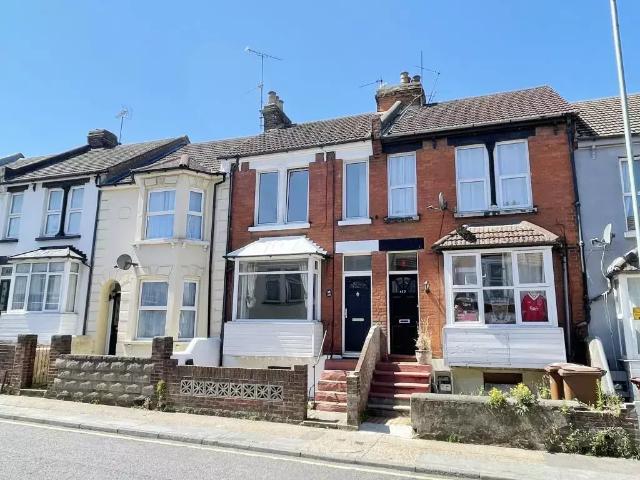 4 bedroom terraced house to rent