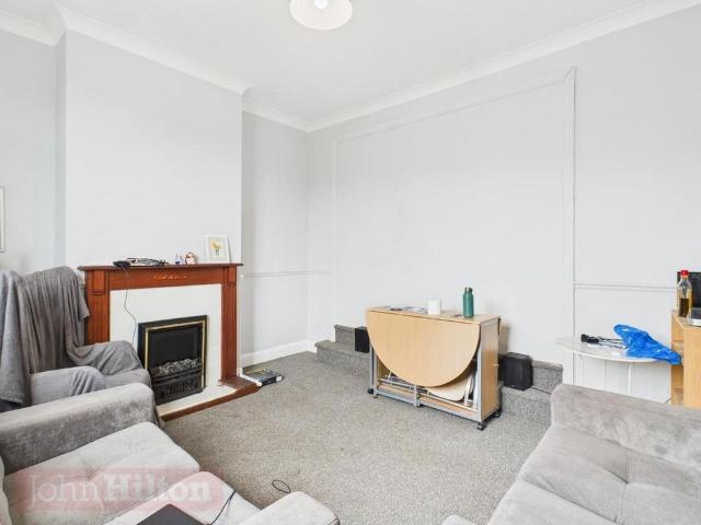 4 bedroom terraced house to rent